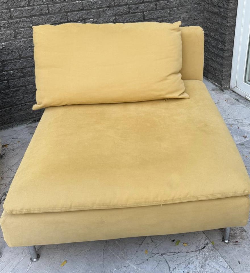 Aangeboden: 2 stoelen - 69995